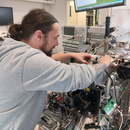 Steve Daly visiting for mass spectrometr tests!